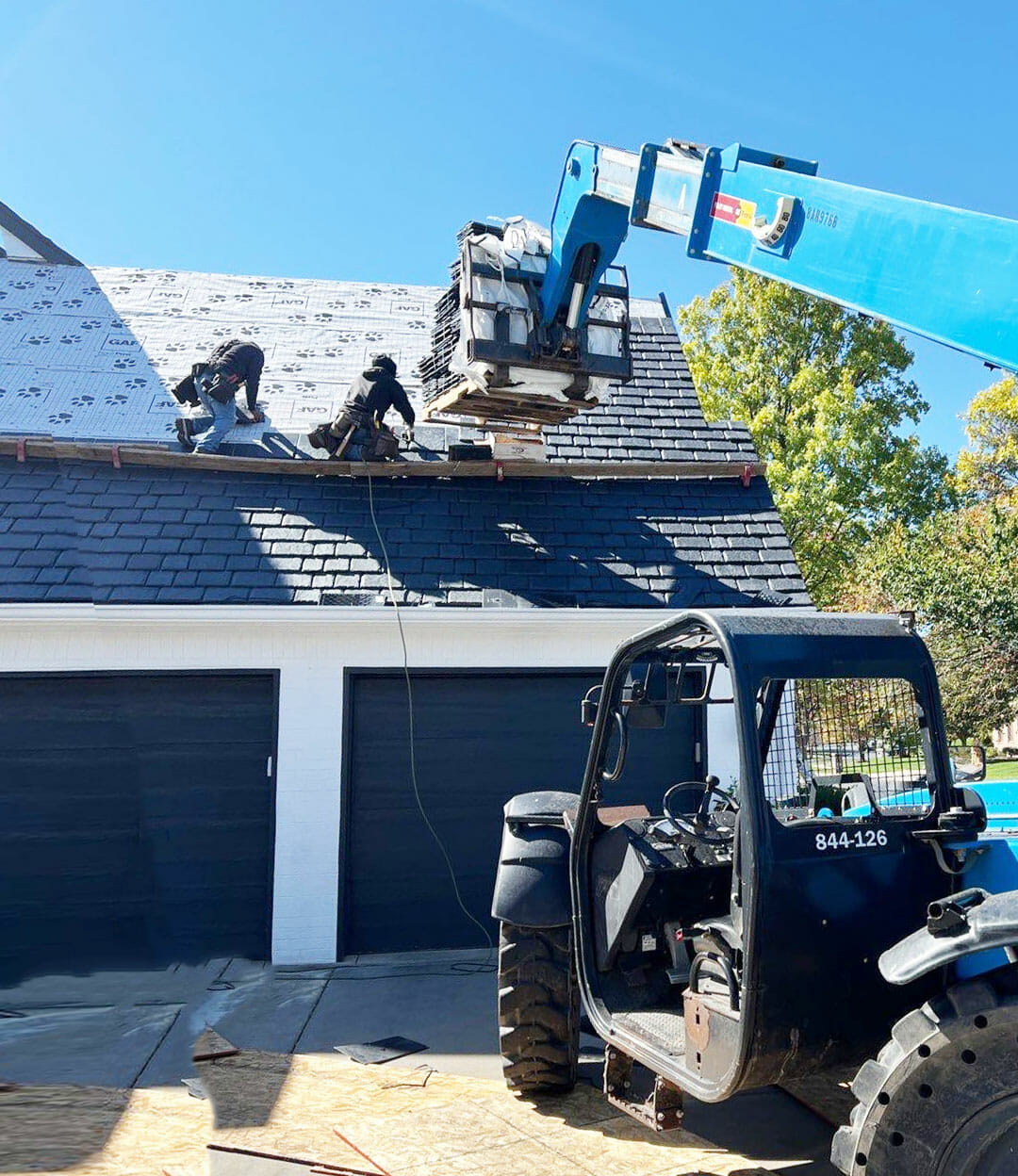 How Do I Choose the Right Roofing Contractor? - Rhoden Roofing LLC