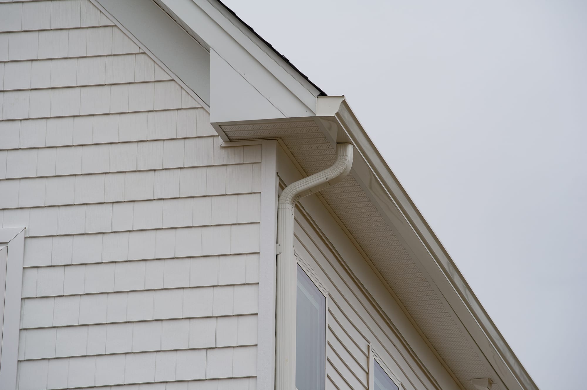 4 Ways That a New Gutters Increases Your Home's Value | Rhoden Roofing