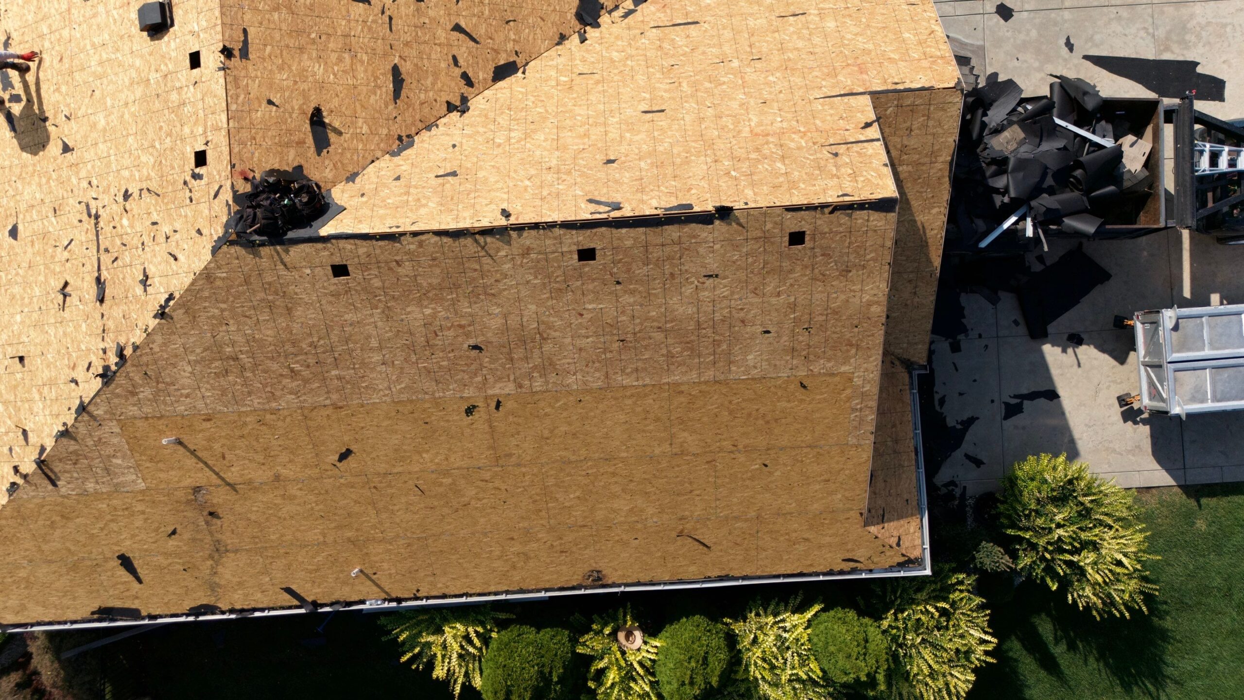 How to Replace Damaged Roof Decking: A Step-by-Step Guide